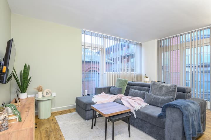 Couple’s Escape With Balcony-heart Of Leeds Centre - Leeds Station