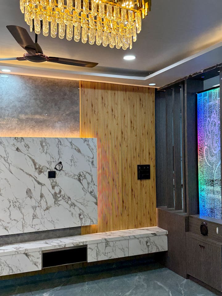 Luxury 2bhk With Balcony View| Premium Stay - Gorakhpur