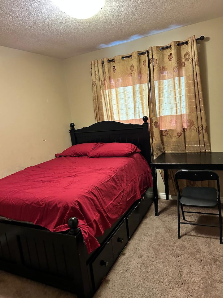 Private Room#4 With Shared Full Bath – Eagle Ridge - Fort McMurray