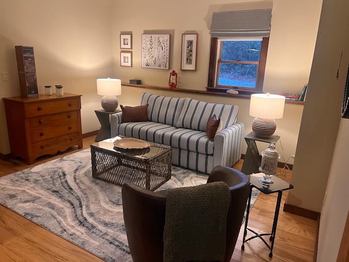 Cozy Timber Cottage Near Town, Beaches & Bike Path - Martha's Vineyard, MA