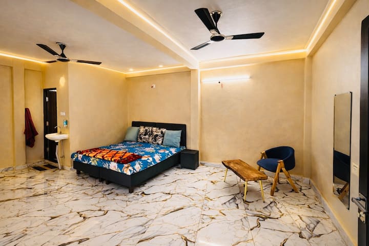 Delightful 5000+ Sq. Ft Private Farm Stay | 1 Bhk - Indore