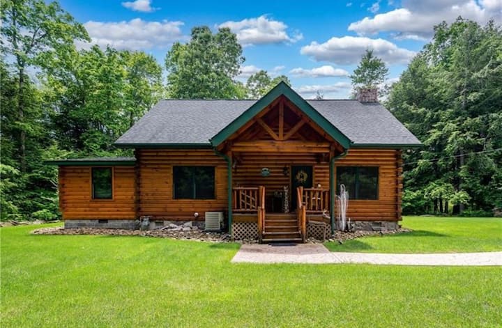 Secluded, Cozy Log Cabin With 16 Wooded Acres - Sligo, PA