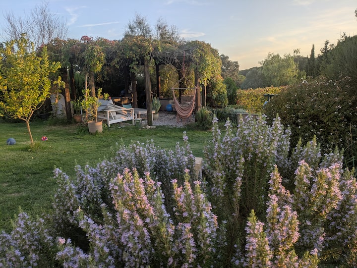 Eco-luxe Forest Retreat With Pool & Spa - Gérone, Girona, Espagne