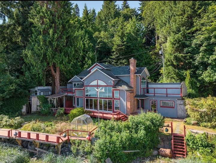 Woodhaven - Ocean Front Home In Bowser/deep Bay - Hornby Island