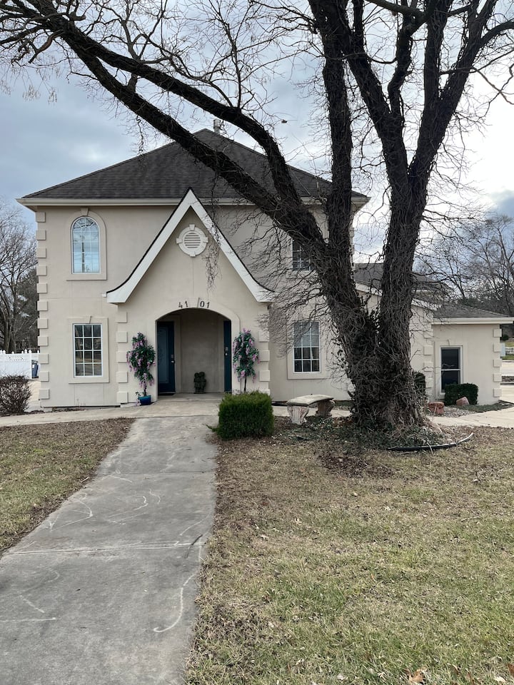 Victorian Suite - Clinton State Park, Lawrence