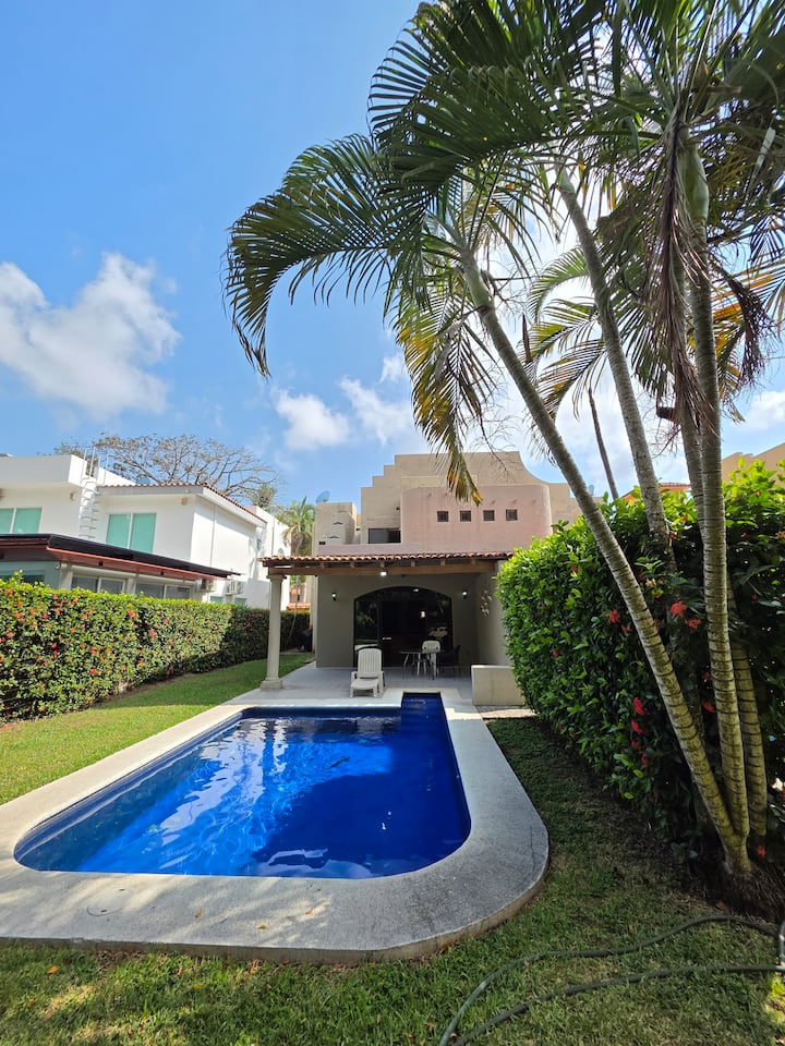 Casa Residencial Mantarraya. Alberca Y Palapa. - Manzanillo