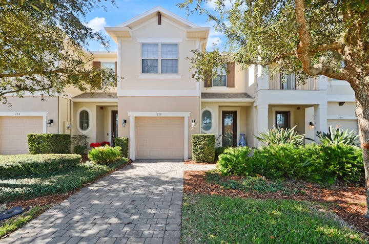Comfort & Charm In Central Florida - Sanford, FL