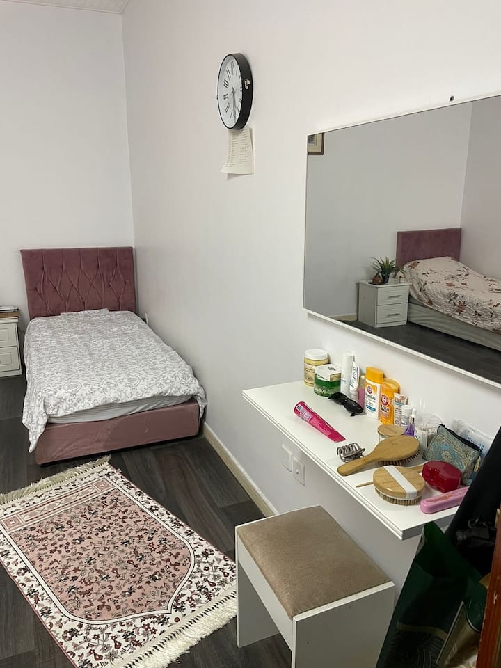 Shared Flat For Women - Medina