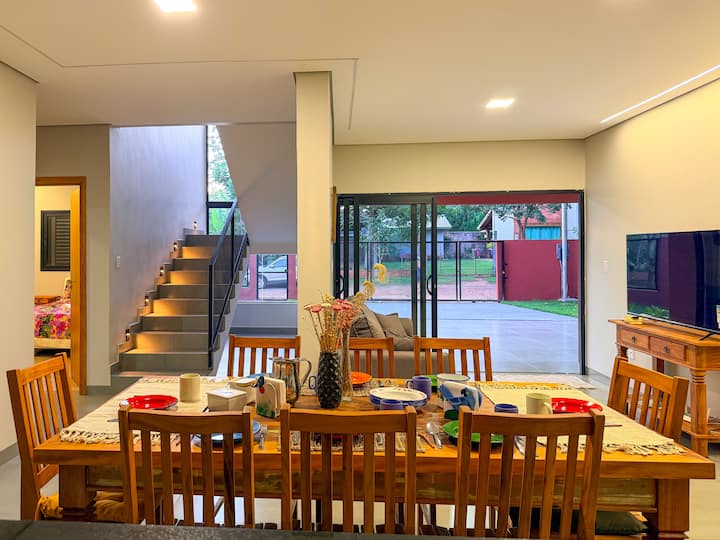 Casa Tuiuiú - Novíssima 4 Quartos Alto Padrão - Bonito