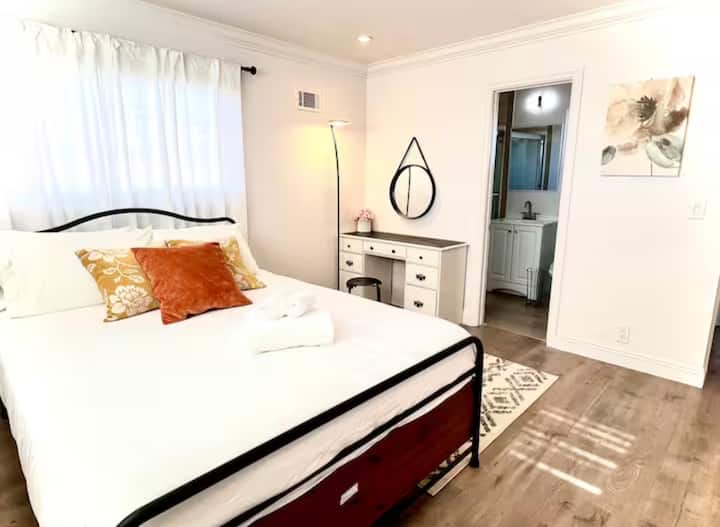 Disney Getaway 15 Mins! - Cypress, CA