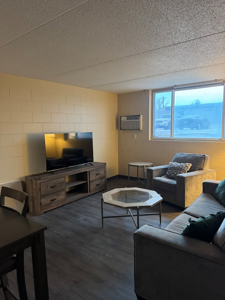 Clean & Cozy 1br | Minutes To Und & Downtown - Grand Forks, ND