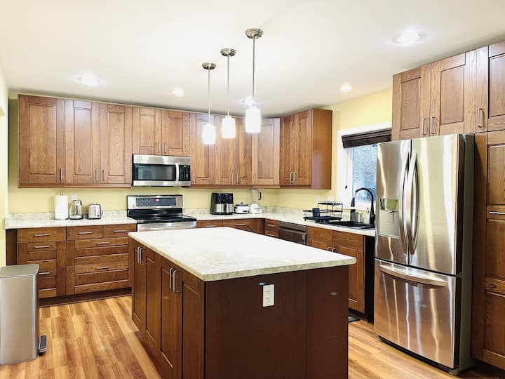 Your Fifa Home Base Cozy 2br Cottage - Nanaimo