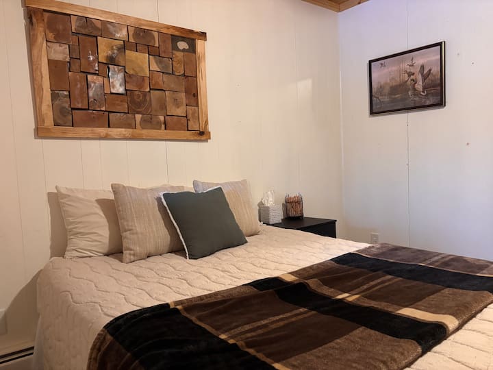 Cozy Rustic Studio - DuBois, PA