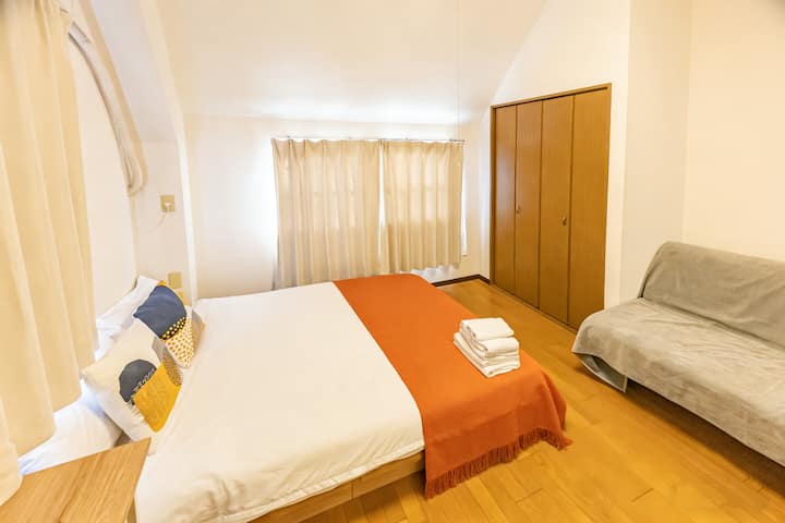 Shinjuku 2 Stops, 4people,station Walk For 4 Mins - 原宿