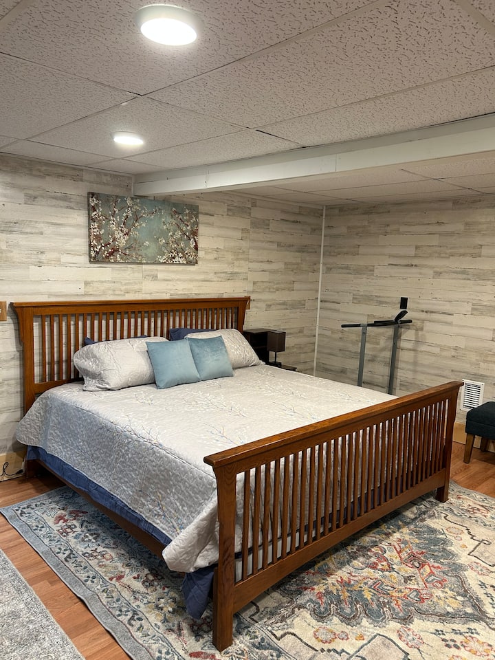 Mid-western Themed Apt 3 Min Walk To Shops - Holiday Valley, OH