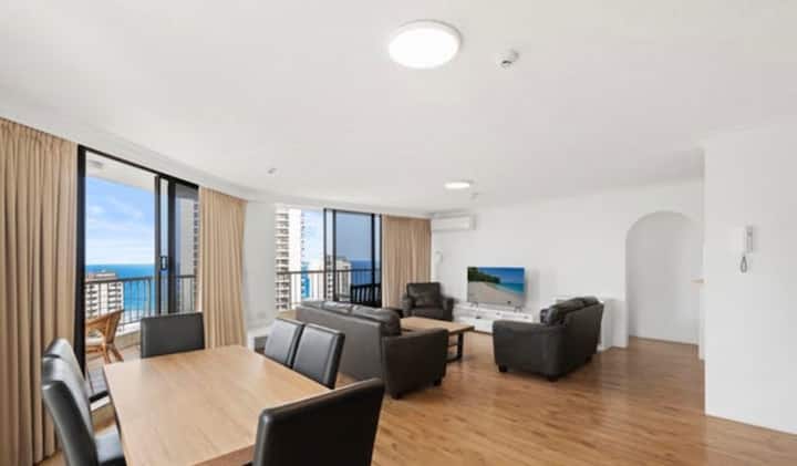 Stunning Sea Views | High-floor 3br | Balcony - Surfers Paradise