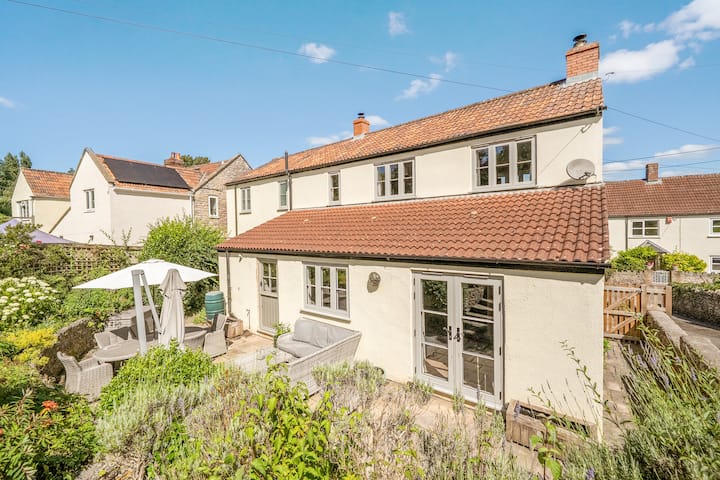 Dulcote Gem 3 Bed 3 Bath Parking & Cathedral Views - Shepton Mallet