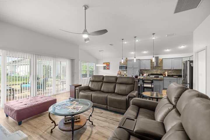 Walk To Sawgrass! Near Eastport | Golfcart | Patio - Wildwood, FL