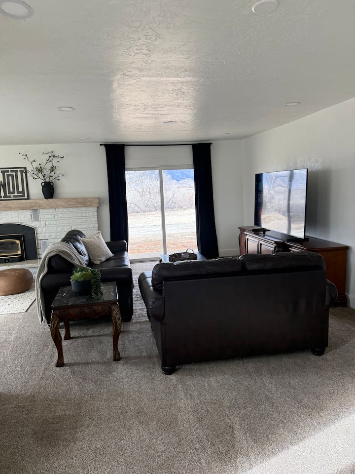 Cozy Corner Cottage - Huntington, UT