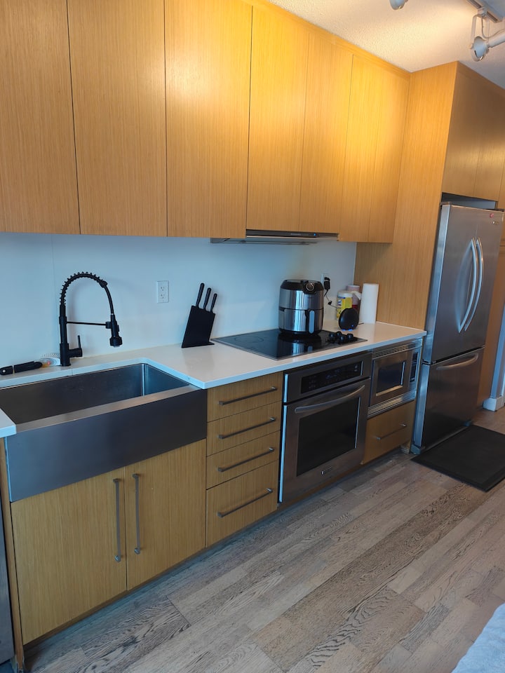Apartment In Mount Pleasant / Olympic Village - Vancouver