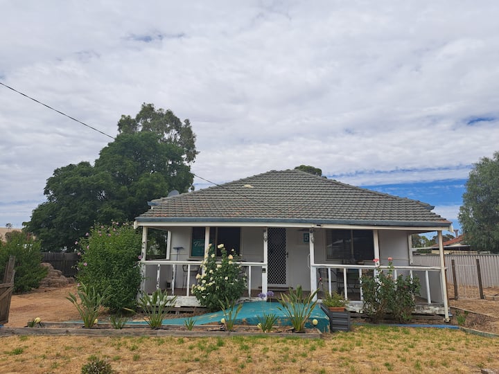 Flossie's - Charming Kulin Getaway - Kulin