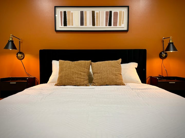 New! Modern 2br W/ Fast Wi-fi • Workspace In Utica - Utica, NY