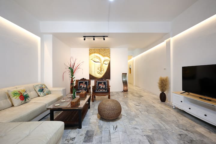 Quiet Luxury Home • Old City • 2br • Sleeps 2-6 - Chiang Mai