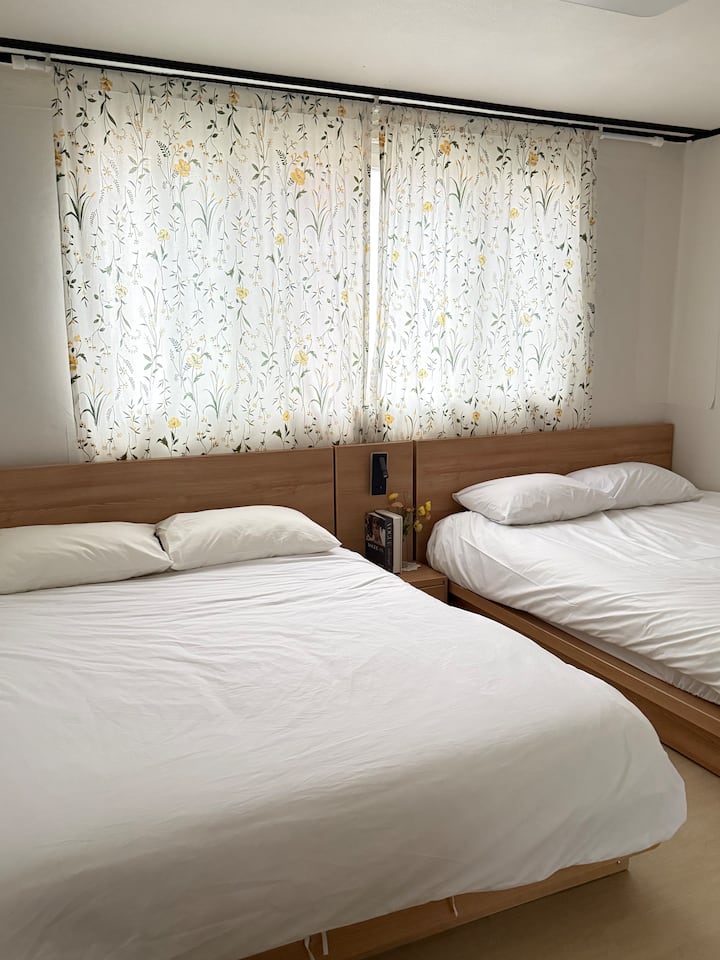 New낙성대역 도보4분/퀸사이즈 침대 3개/강남역 10분/홍대입구역 30분/명동거리 38분 - Anyang-si
