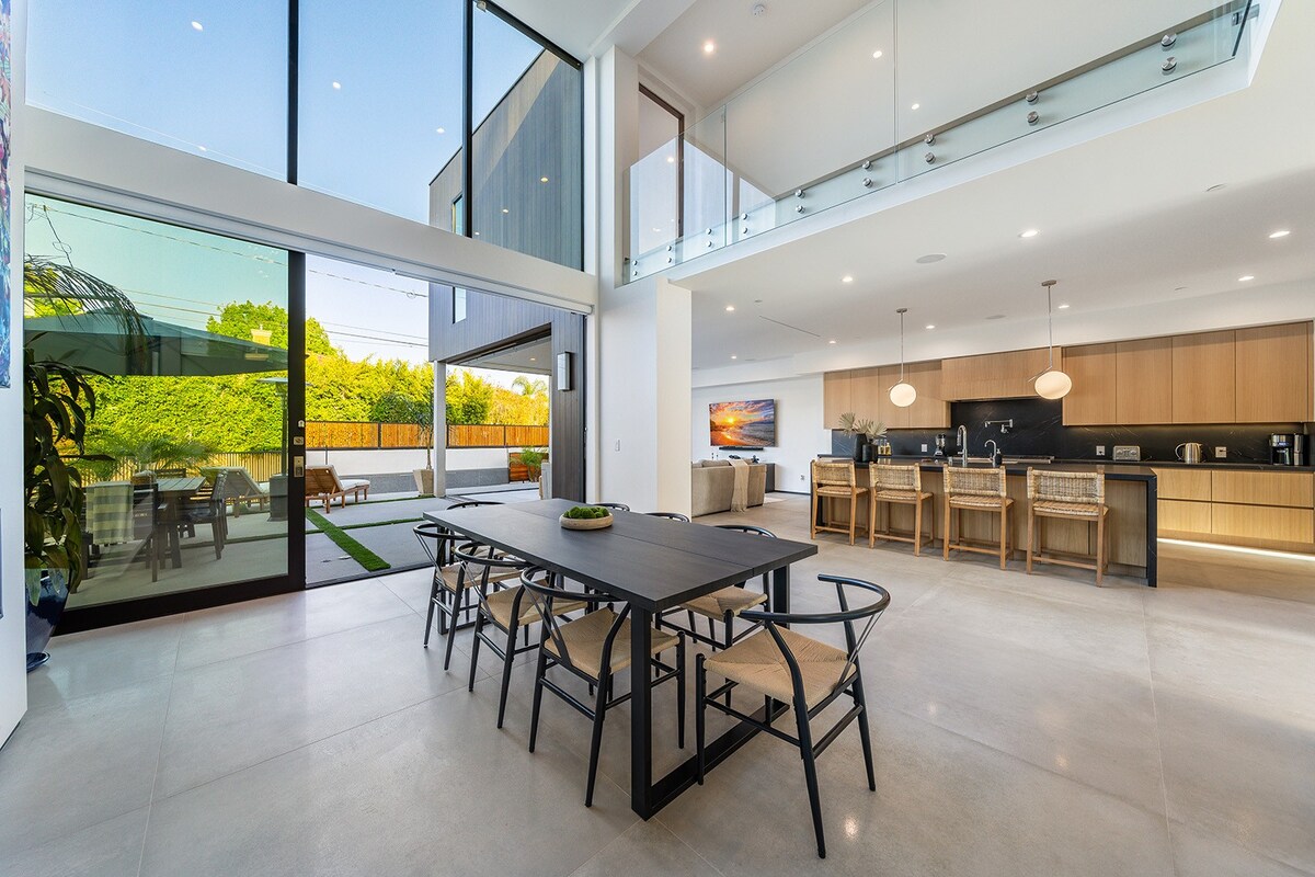 Luxus Beverly Hills Oase: Pool, Spa & Aussicht - Häuser zur Miete in ...