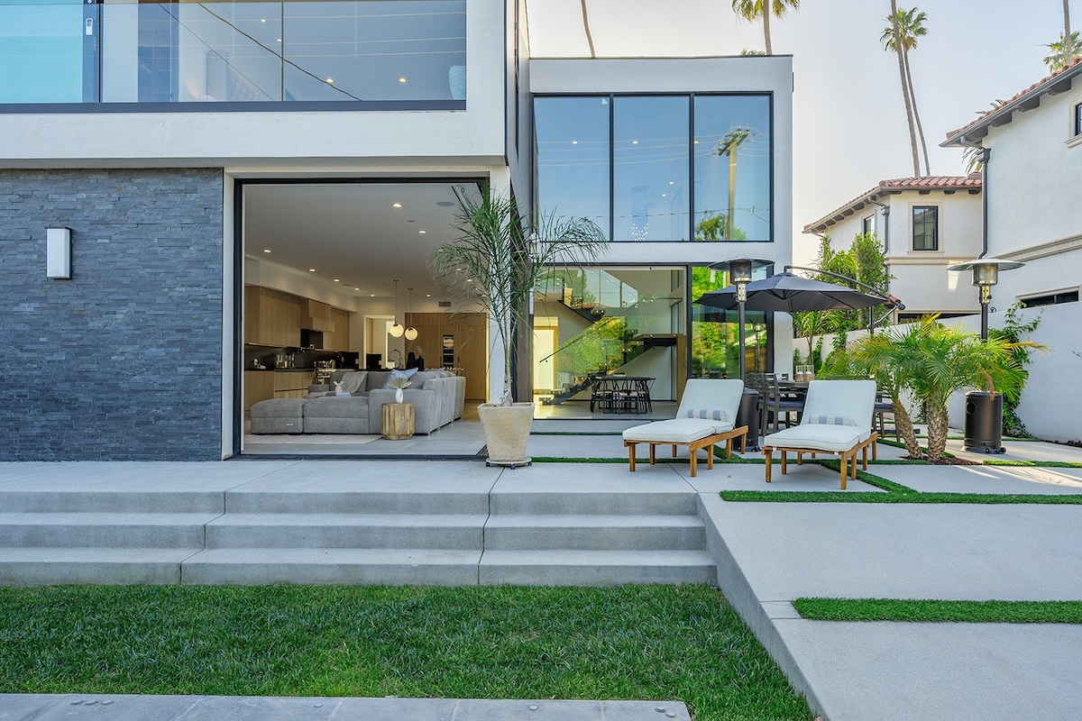 Luxus Beverly Hills Oase: Pool, Spa & Aussicht - Häuser zur Miete in ...