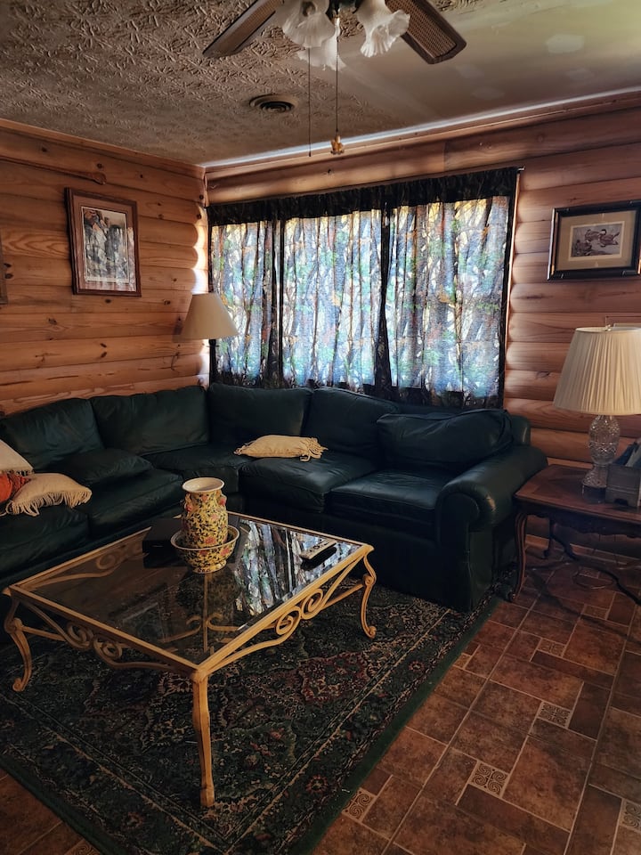 Heart Of Pike County 3 Bedroom 2 Bath County Home - Louisiana, MO