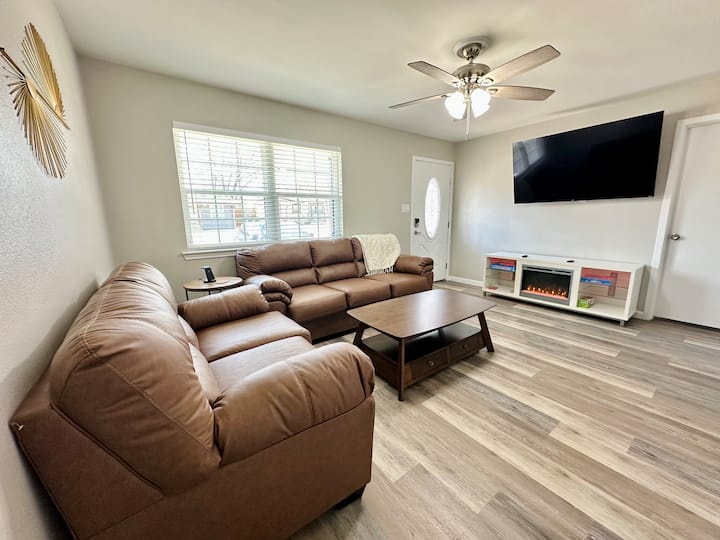 3 Blocks To At&t Stadium | Fifa 2026 | Six Flags - Arlington