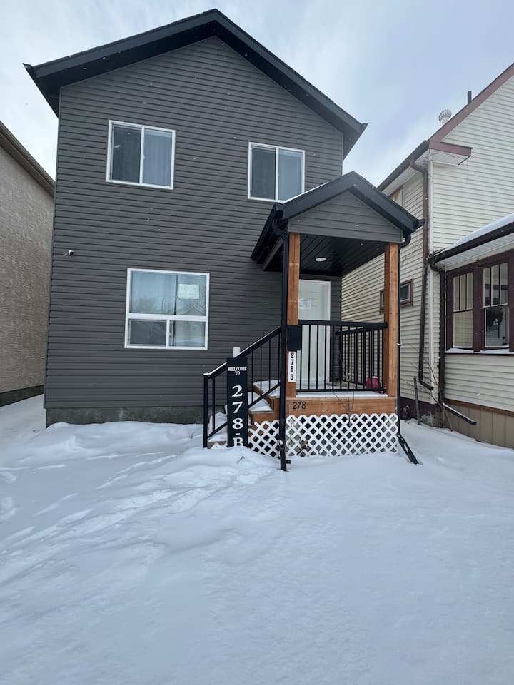 Stay With Ben - Private 3bedroom Suite - Manitoba