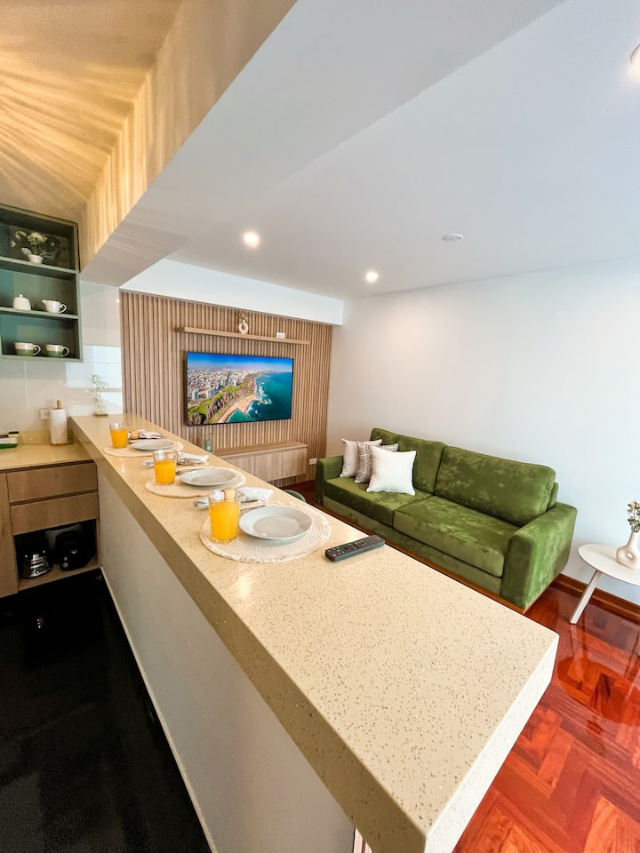 Parque Kennedy. A Pasos De Todo En Miraflores - Pérou