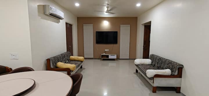 Family House Nr. Airport. Amenities & Free Wi-fi. - Surat