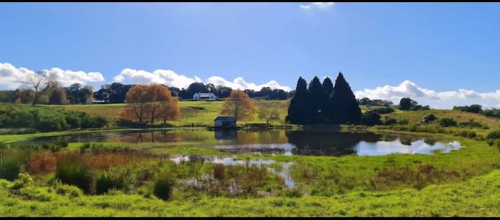 The Cranes@summerfield
Farmstay - Midlands Meander - Nottingham Road
