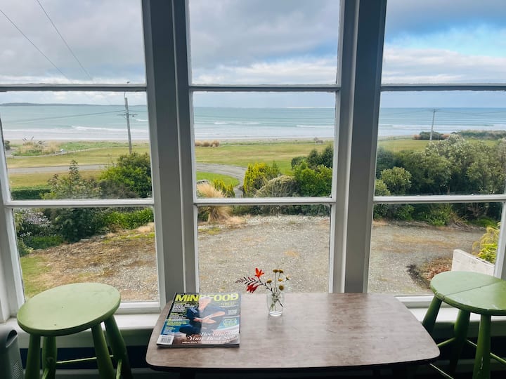 Classic Kiwi Crib By The Sea - 리버턴 / 아파리마