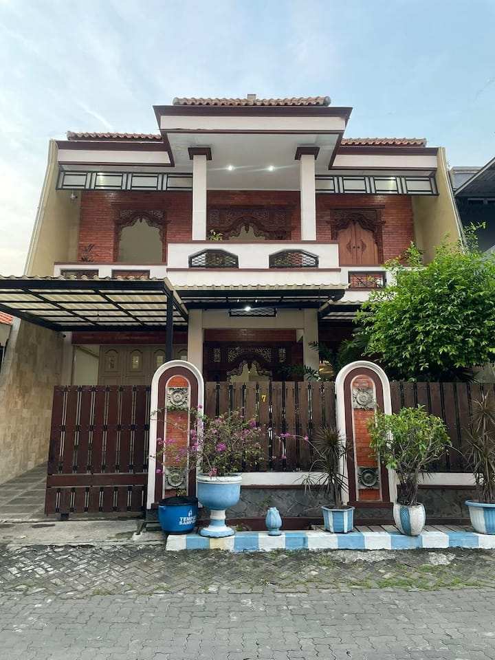 Rumah Djono - Tugu