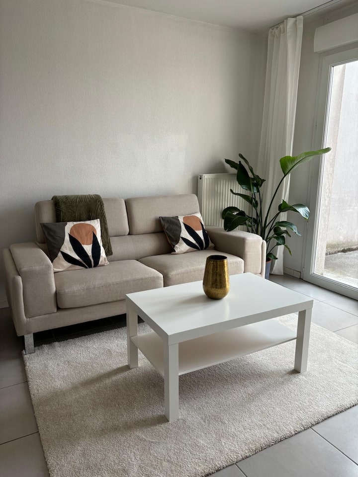 Appartement 2 Chambres Avec Terrasse - Lormont