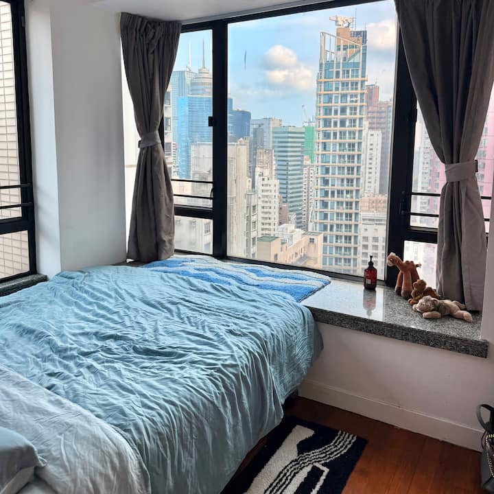 Mid-levels Home Office: Central Escalator Access - Sai Ying Pun