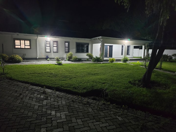 Stunning 7 Bedroom House - Zimbabwe