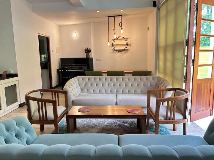 King’s Residence – Quiet, Elegant Villa Stay - Kandy