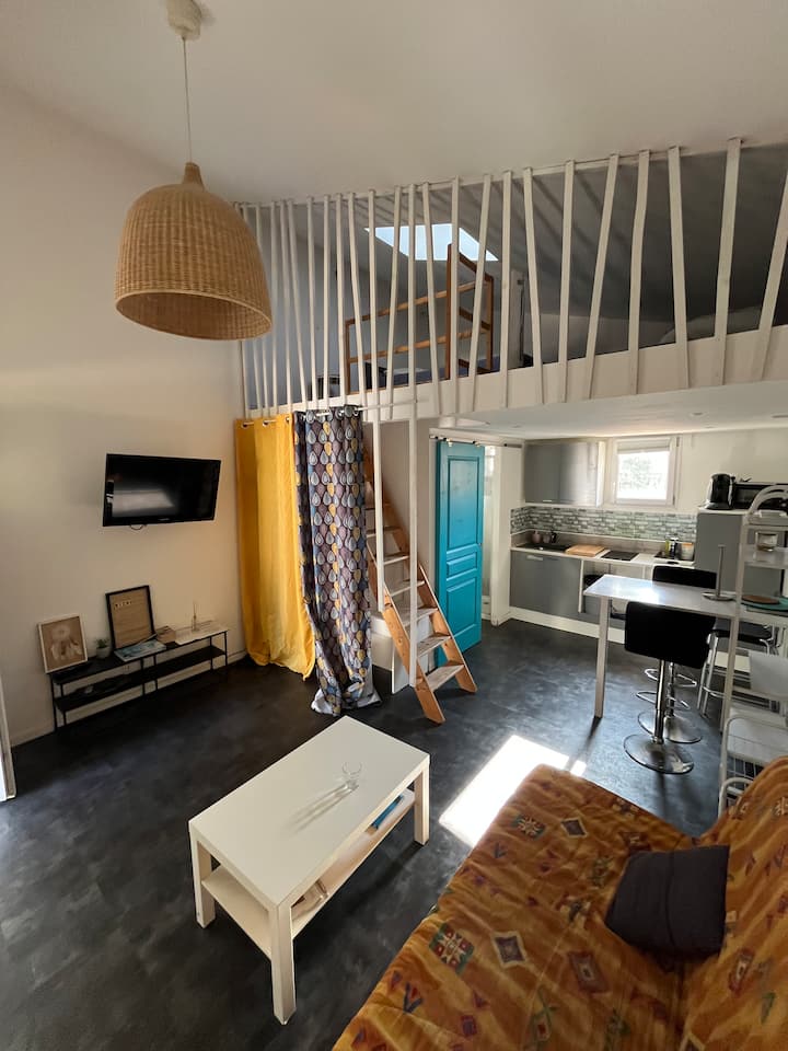 Studio Mezzanine Avec Balcon Et Climatisé - Villeneuve-lès-Avignon