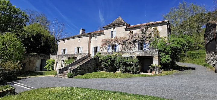 Magnifique Domaine Du Xixe Siècle, Près De Cahors - Lot