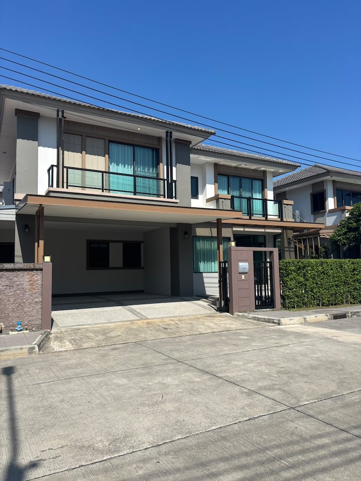 Rent A Modern Furnished House, Passorn, Bangna - Bangkok Suvarnabhumi Airport (BKK)