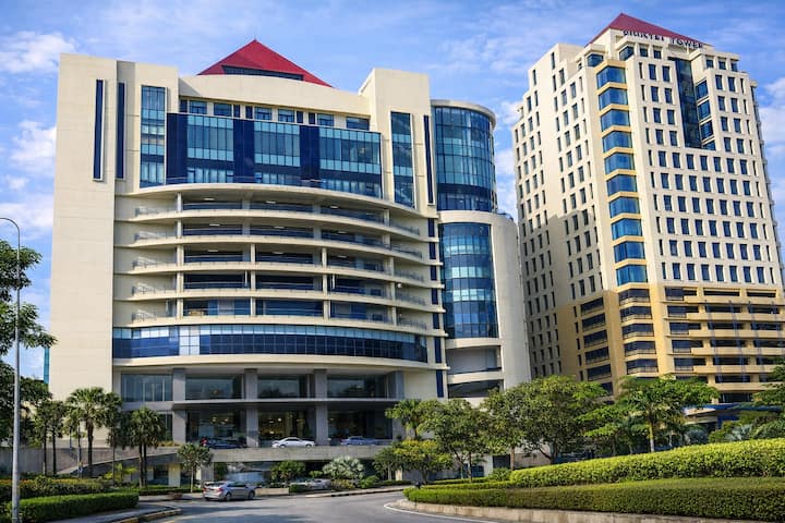 Amcorp 2-bedrooms Unit/1-6pax/lrt/pj/pool & Gym - Kota Damansara