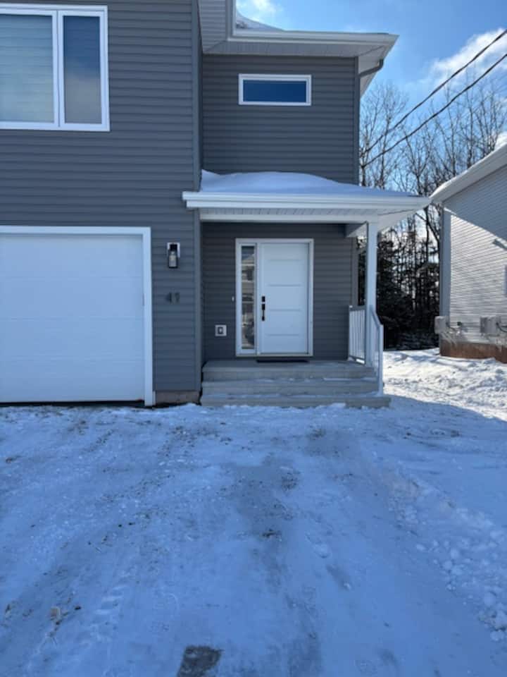 Cozy Basement Suite In Quiet Moncton Neighbourhood - Moncton