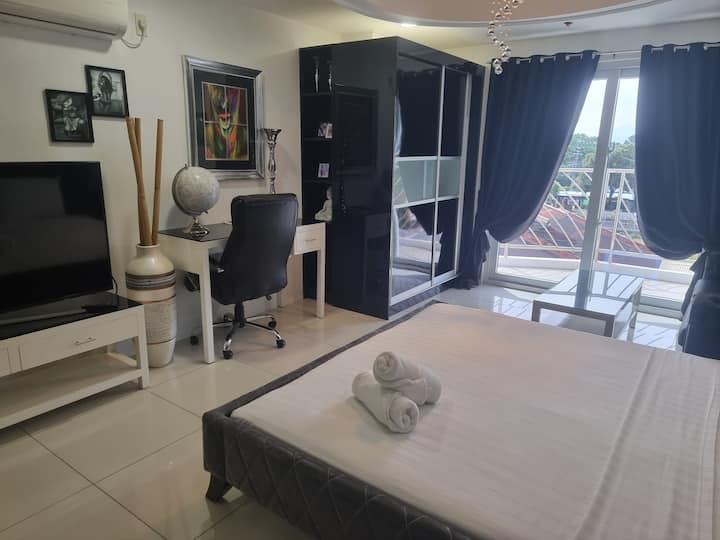 Amazing Kanditower 3 - Studio - Angeles