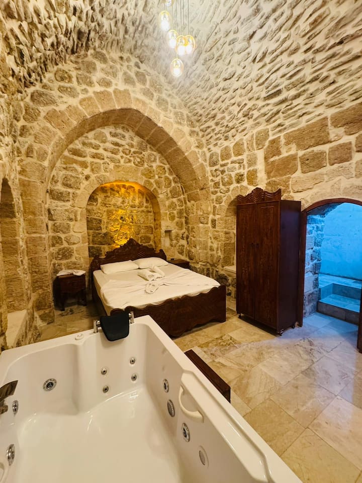 105-fayrouz-jakuzili 3 Kişilik Oda-kasrı Ahenk - Mardin