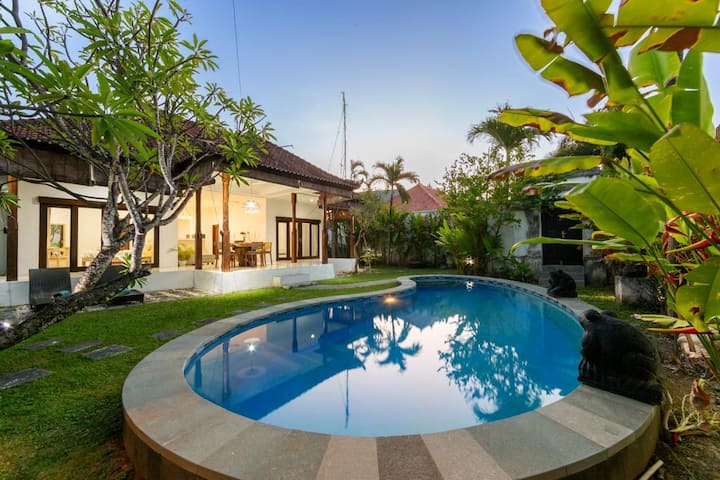 Tropical 2br Pool In Heart Of Seminyak - Australia